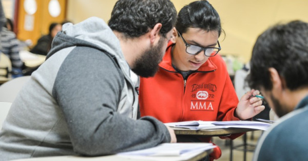 Convocan a estudiantes avanzados y egresados para presentarse a una ...